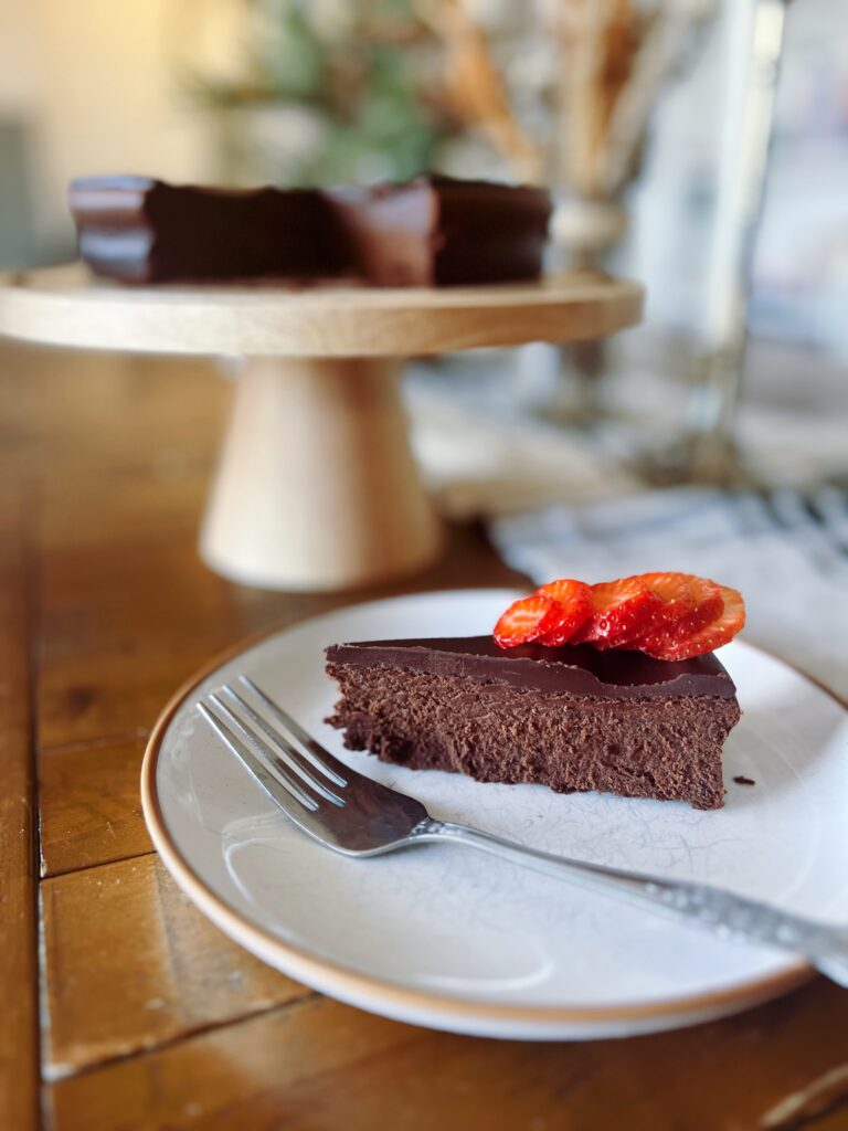 Easy and Delicious Flourless Chocolate Cake Recipe – A Lovely Nook